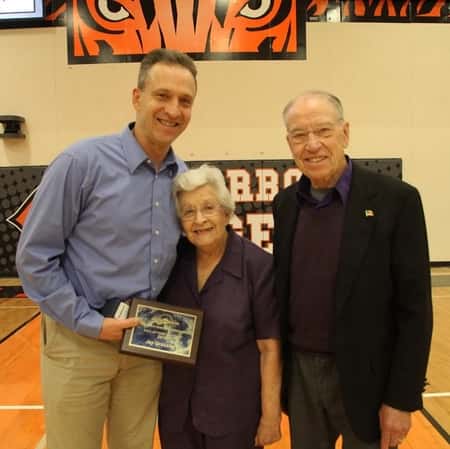 Father Of Five Children, Chuck Grassley Blissful Marital Relationship ...