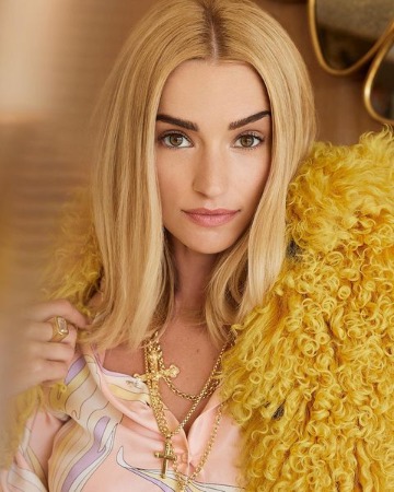 Ginny And Georgia Star Brianne Howey's Married Life! Know Her Husband ...