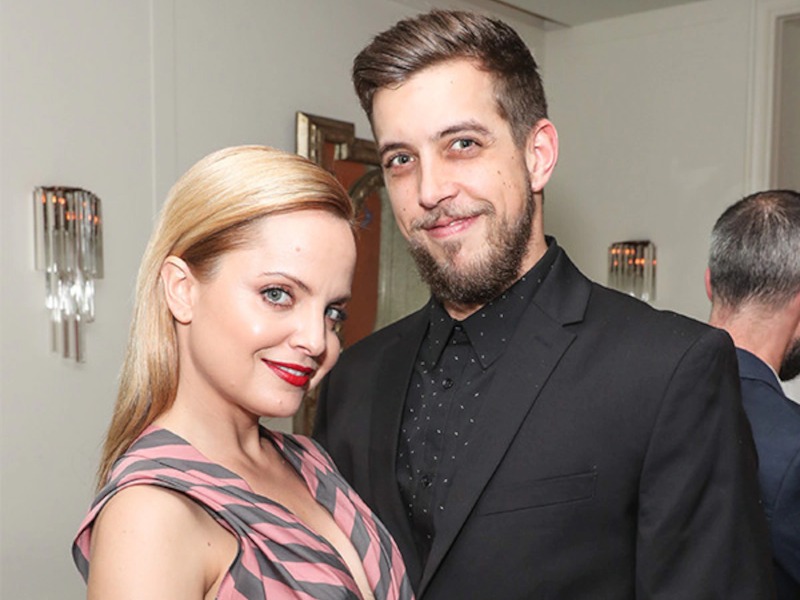 Meet Ando Suvari - Father Of Mena Suvari, Bio, Controversy, Facts, Wife ...