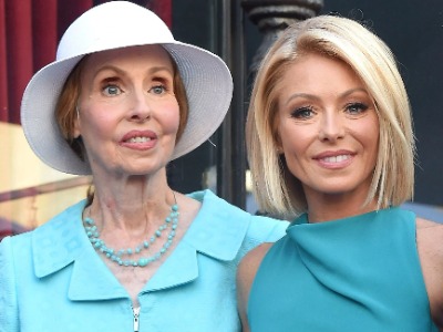 Kelly Ripa Mother Esther Ripa Husband, Mother-Hood, Net Worth & More