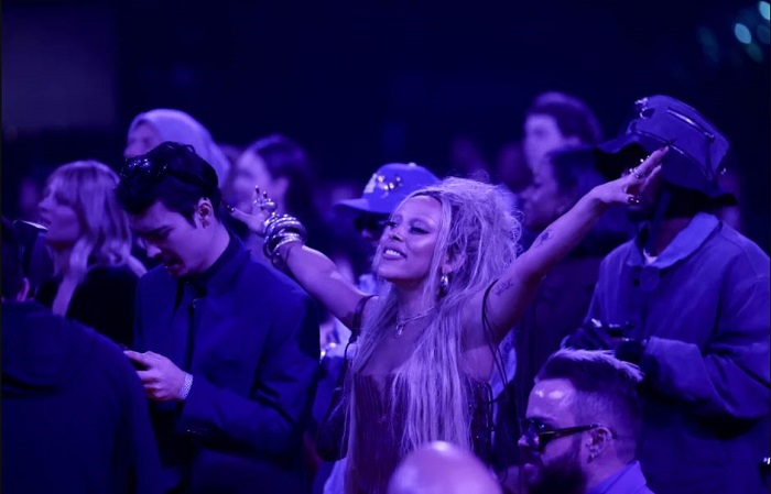 Yes, Doja Cat Has Several Tattoos & Did Throat Surgery: Her Ex ...