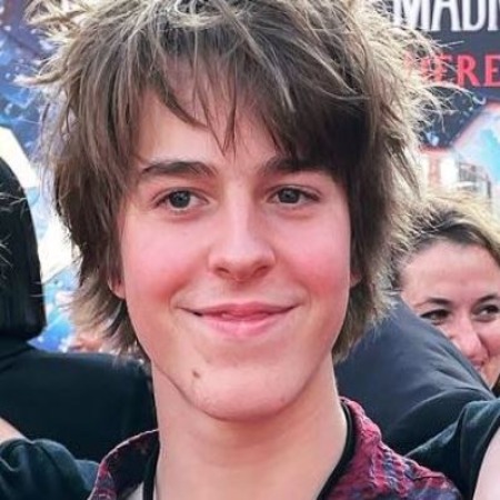 Inside The Life Of Oliver Elfman: Relationship Status, Family Ties, and ...