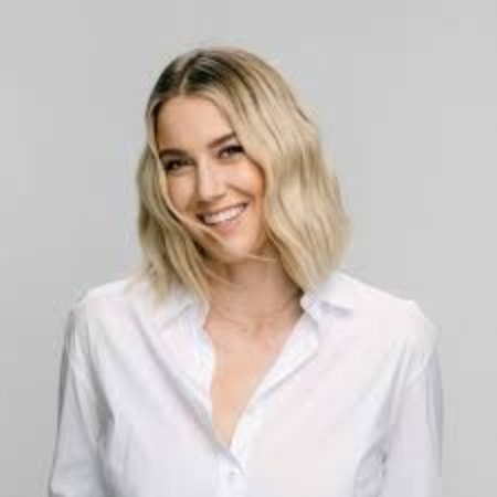 Hayley Stommel: From Celebrity Wife to Podcast Host - A Peek into Her Life