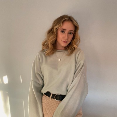 Who Is Lili Reinhart's Sister Tess Reinhart? About Her Net Worth ...