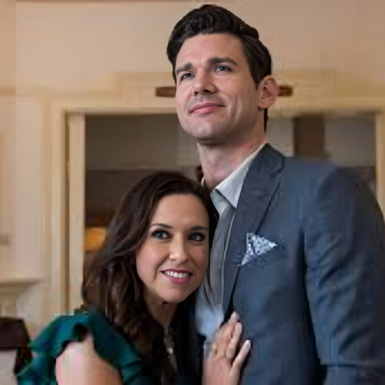 "Lacey Chabert: From Iconic Roles to Hallmark Star – Career, Net Worth ...