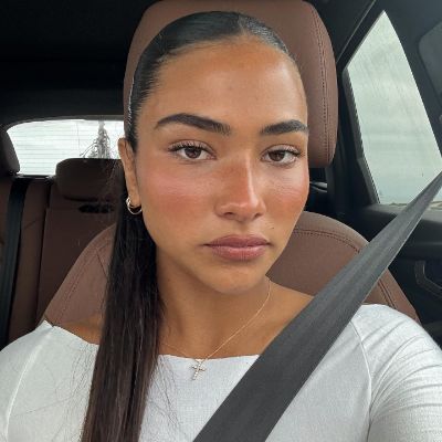 Sienna Mae Gomez: Body-Positive Influencer, Model & Entrepreneur.