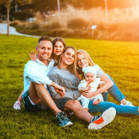 "Mia Fizz: YouTuber, Author & Inspiring Social Media Star"