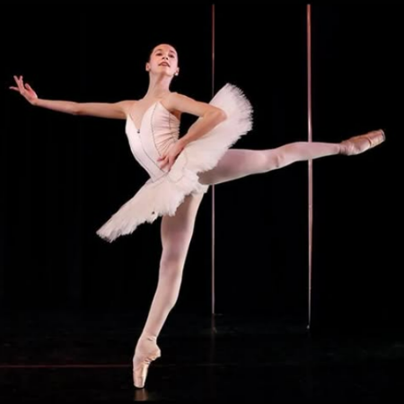 "Jasmin Arndt: Rising Star in Dance and Social Media"