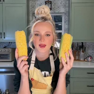 Tineke Younger (Chef Tini) Biography: TikTok Star, Cookbook Author ...