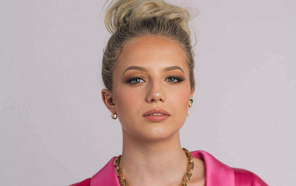 Indi Star: Rising Teen Actress, Singer & Social Media Sensation