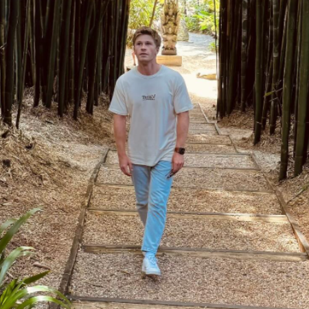"Robert Irwin Biography: Wildlife Conservationist, TV Star ...